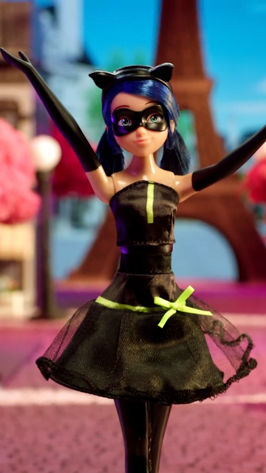 Miraculous Ladybug Doll 27cm – Instant Outfit Change Toy, Movable ...