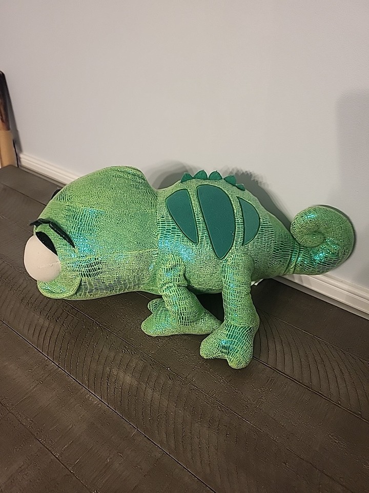 Disney Rapunzel Tangled Pascal Plush Chameleon Green Metallic Shiny ...