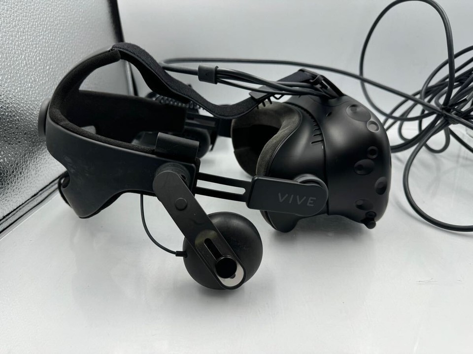 HTC Vive Full Kit W/Controllers Cables Original Box Operation Checked ...