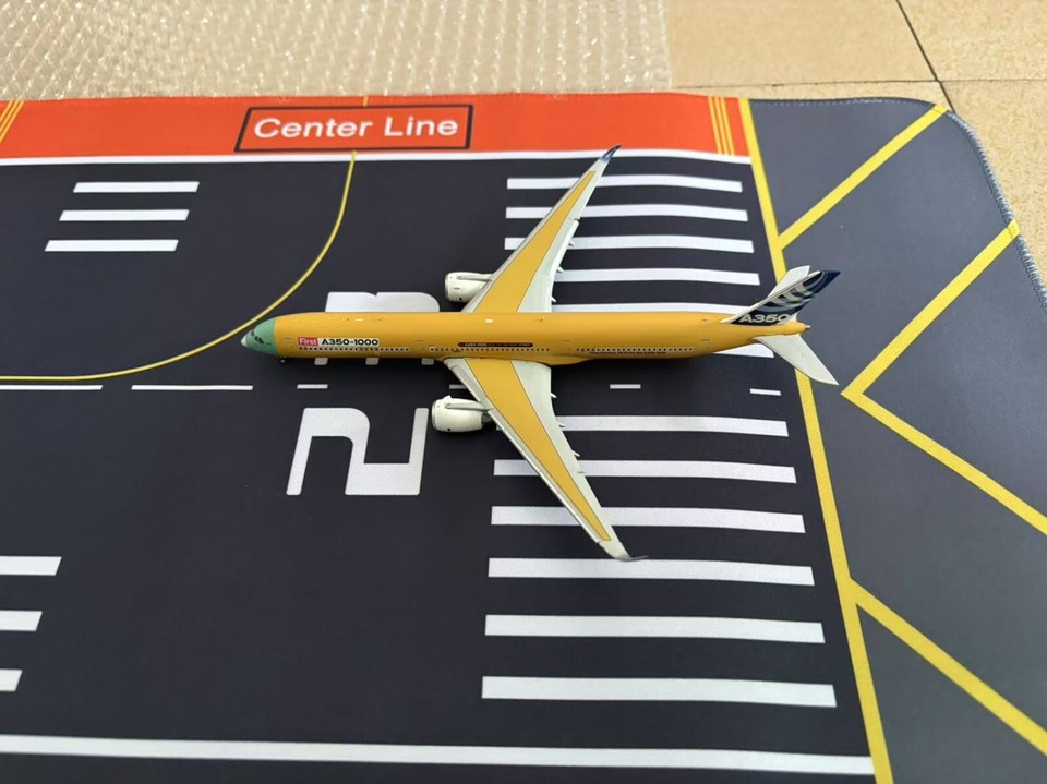 1:400 Airport Aircraft Model GSE Airport Runway + Parking Apron Rubber ...