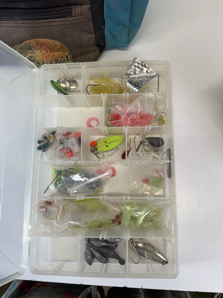 Bass Pro Shops Extreme Tackle Bag w/ Lures Crankbaits Hooks Weights ...