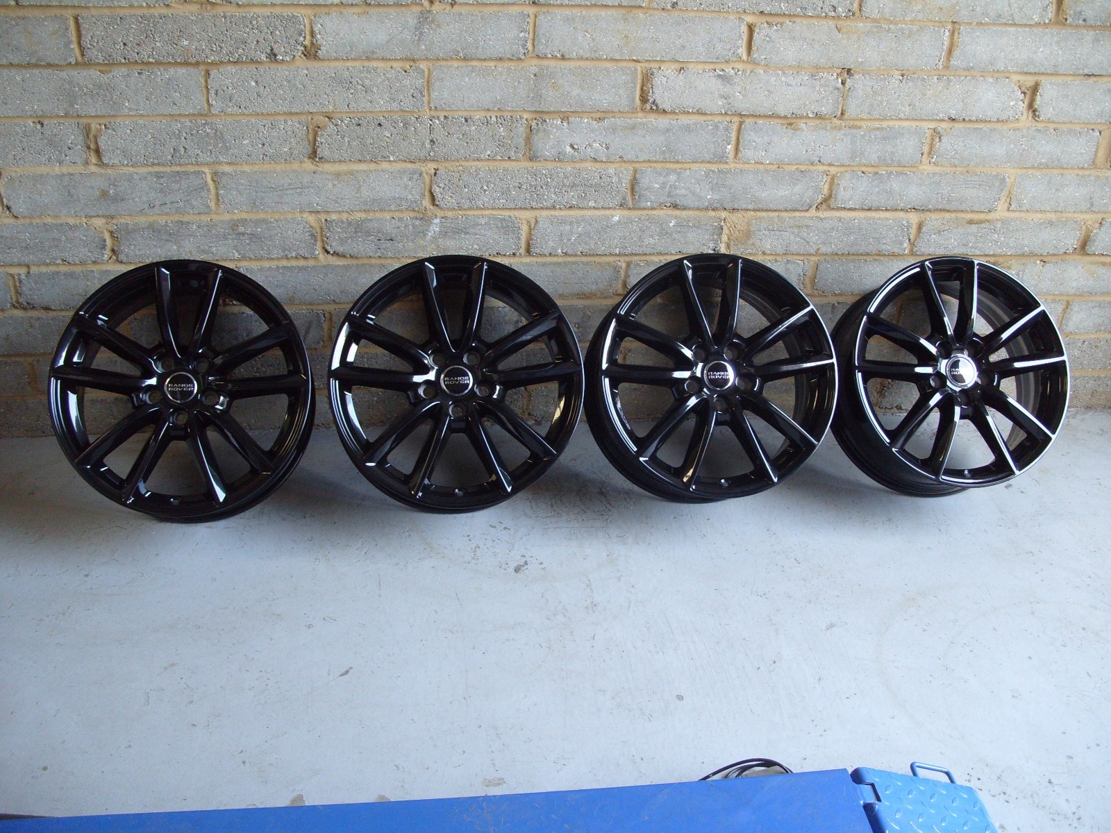 Genuine 19" Style 5001 Range Rover Sport L405 Alloy Wheels New Winter ...