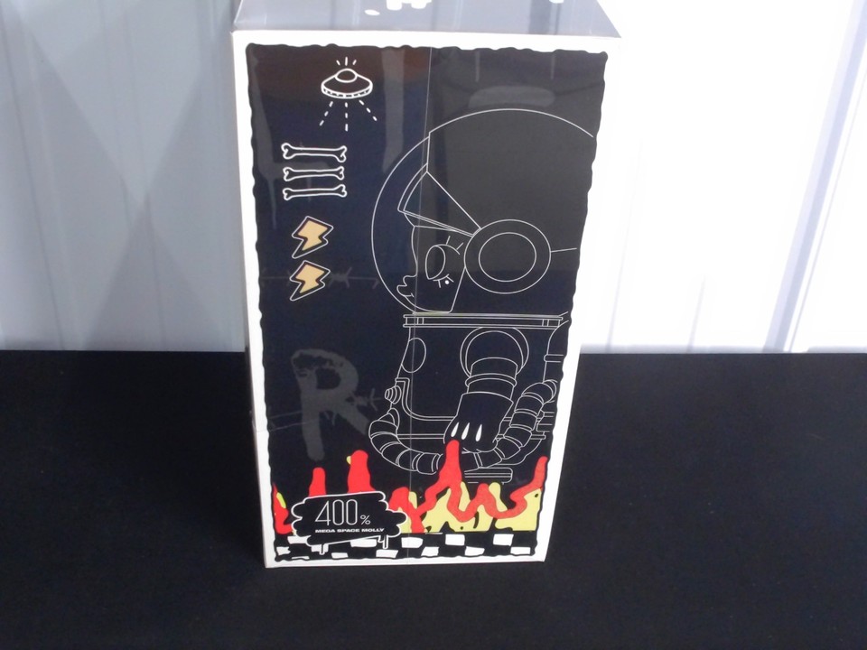 Pop Mart Mega Space Molly 400% Trevor Andrew Figure - NEW SEALED BOX ...