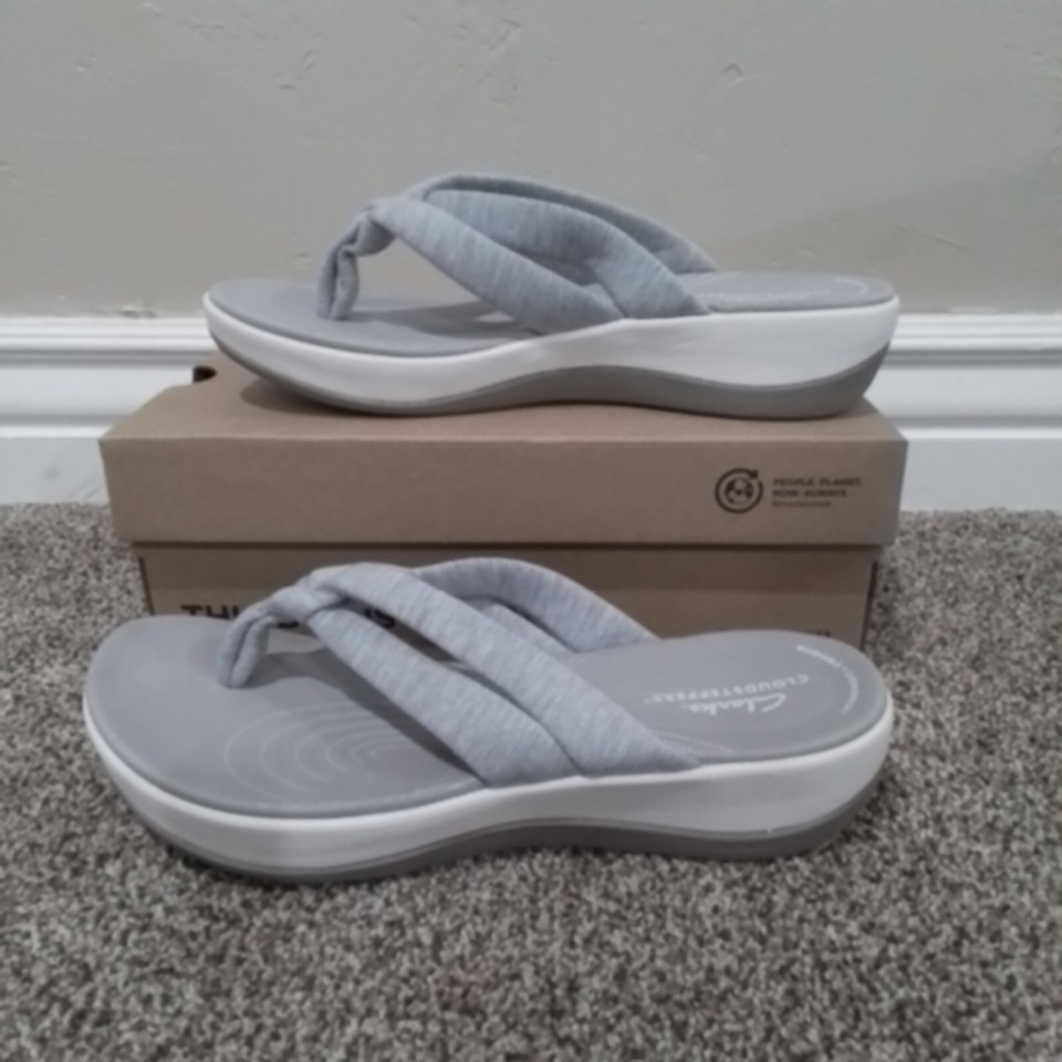 Size 9 Women's Clarks Arla Kaylie Grey Slip On Flip Flop Thong Sandals ...