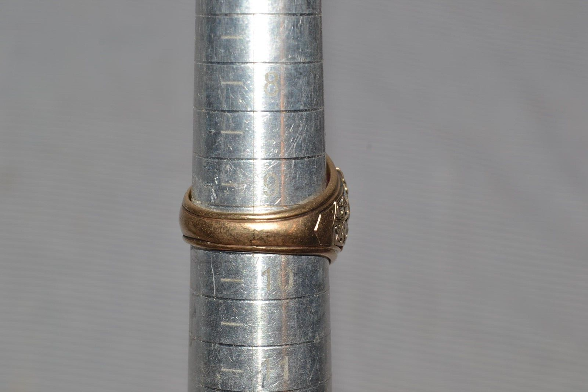 Travis High School 1968 Ring