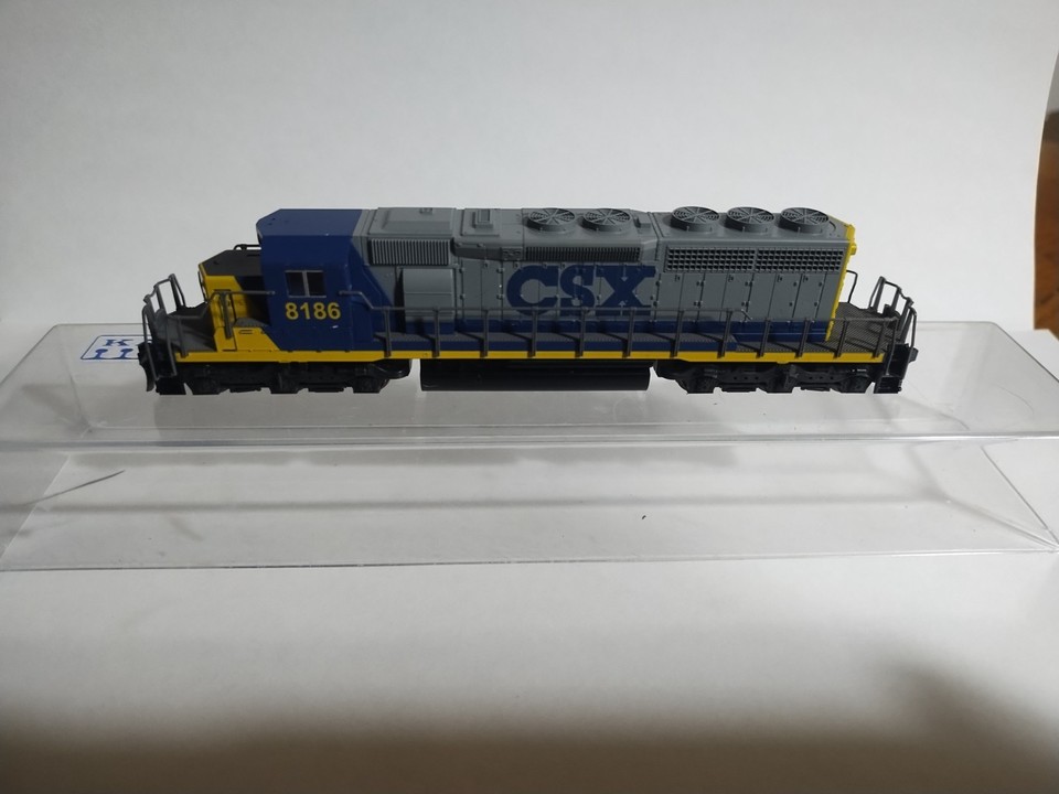 Kato N Scale SD40-2 Locomotive CSX # 8186 | eBay