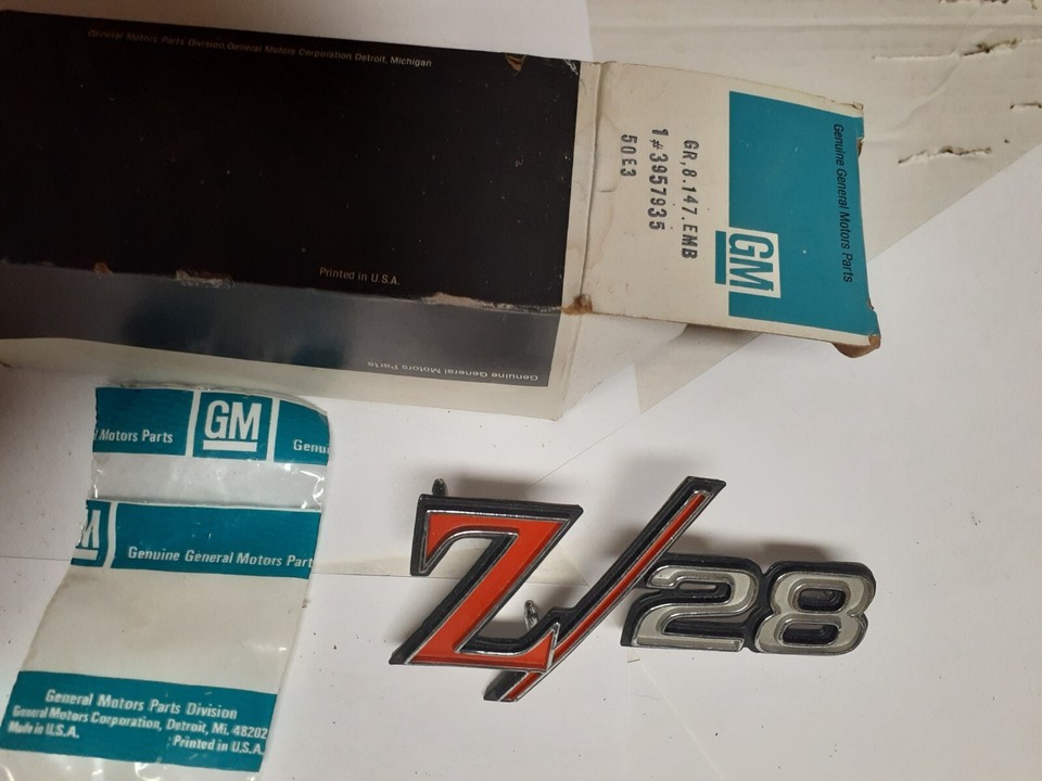 NOS GM Z28 CAMARO GRILLE EMBLEM'S BADGE ORNAMENT GM 3958642 ,8701333 ...