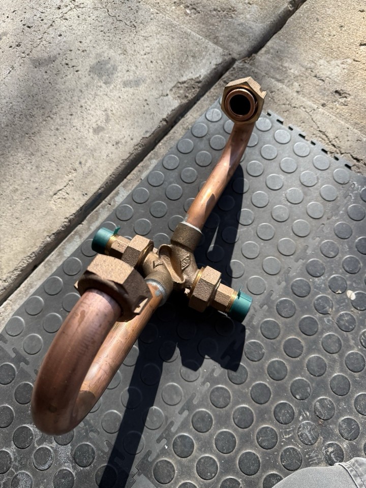 A.Y. McDonald 1” Copper NL Water Meter Setter Horizontal Horn w ...