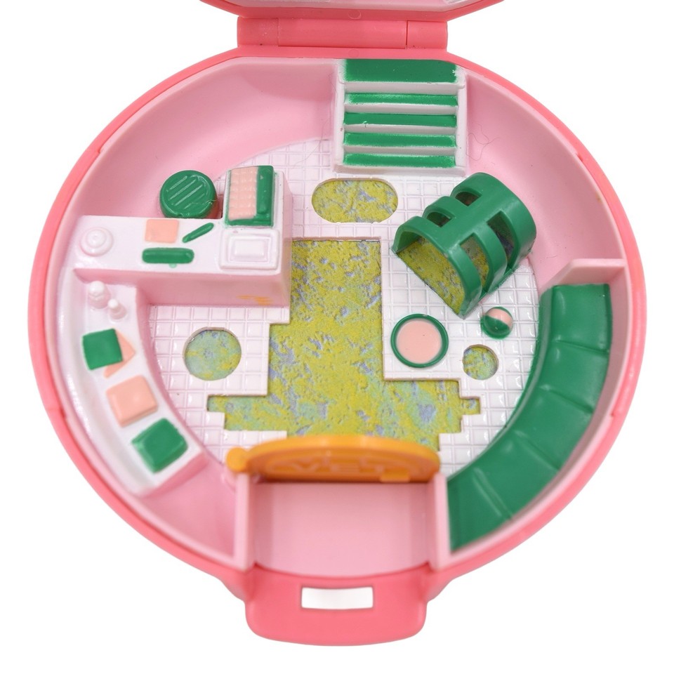 1989 VTG Polly Pocket Buttons Animal Hospital Compact w/Buttons Doll ...