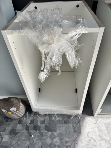 Howdens 400 Kitchen Base Unit With Greenwich Gloss White Slab Door ...