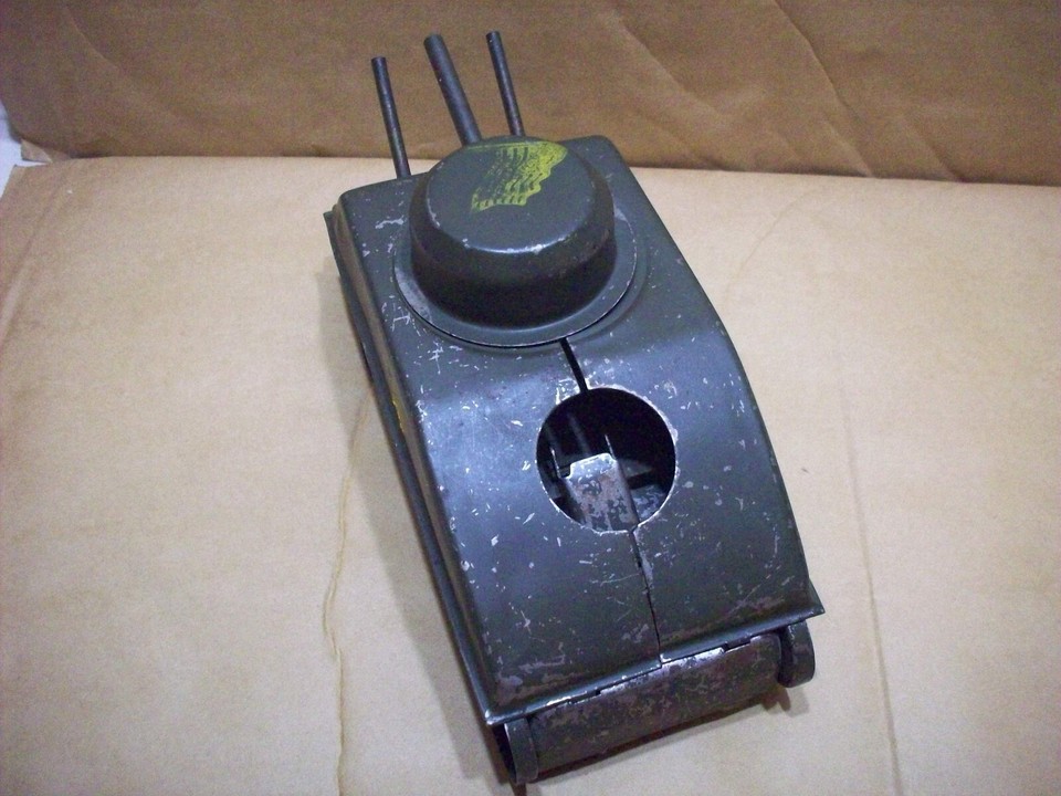 ANTIQUE NOVELTY MOUSE TRAP TOY EXPLODING TANK WW 2 PRESSED STEEL CANT ...