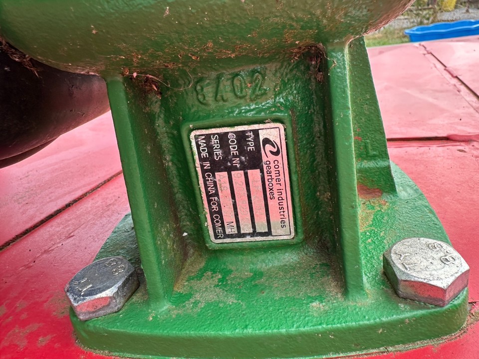 Malone 6ft semi offset topper, light use so in very good condition ...