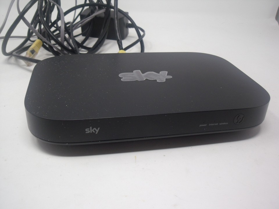 Sky Wireless Broadband Router Model ER115 with all cables etc - Black ...