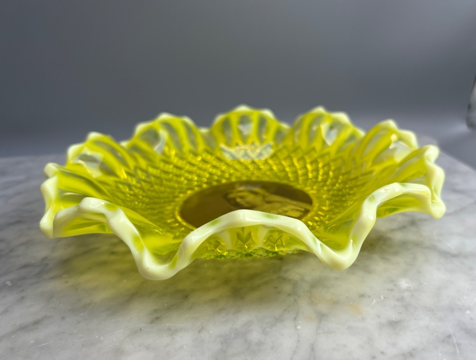 Davidson Vaseline Opalescent Victorian Glass "Queens Crown" Portrait ...