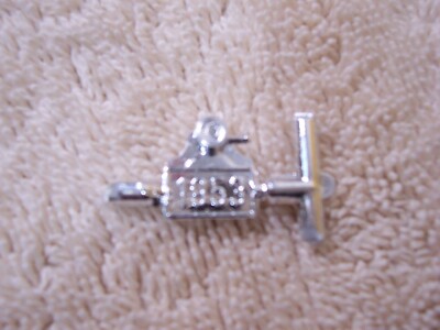 AMT Ford F-100 Pickup Truck 1:25 license plate w/year 1953 chrome part ...