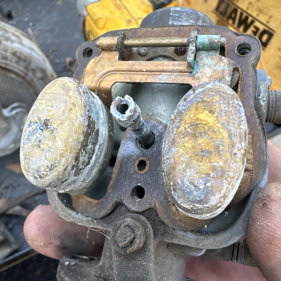 Wisconsin AKN Gas Engine Zenith Carburetot Assembly Used Motor Tractor ...