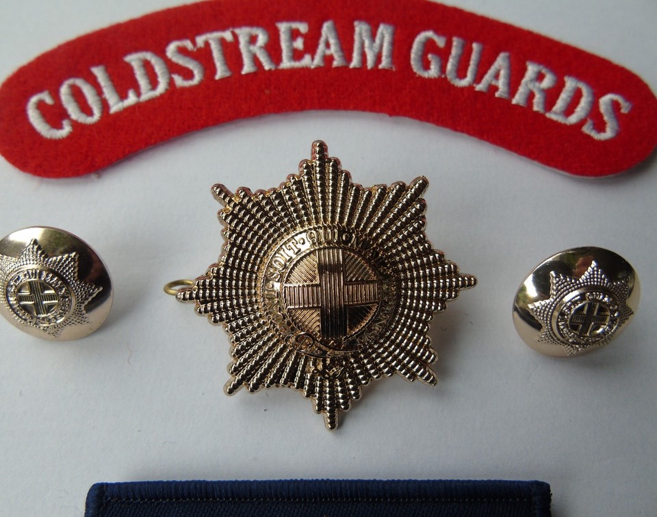 British Army Coldstream Guards Cap Badge/Buttons Shoulder Title & ID ...