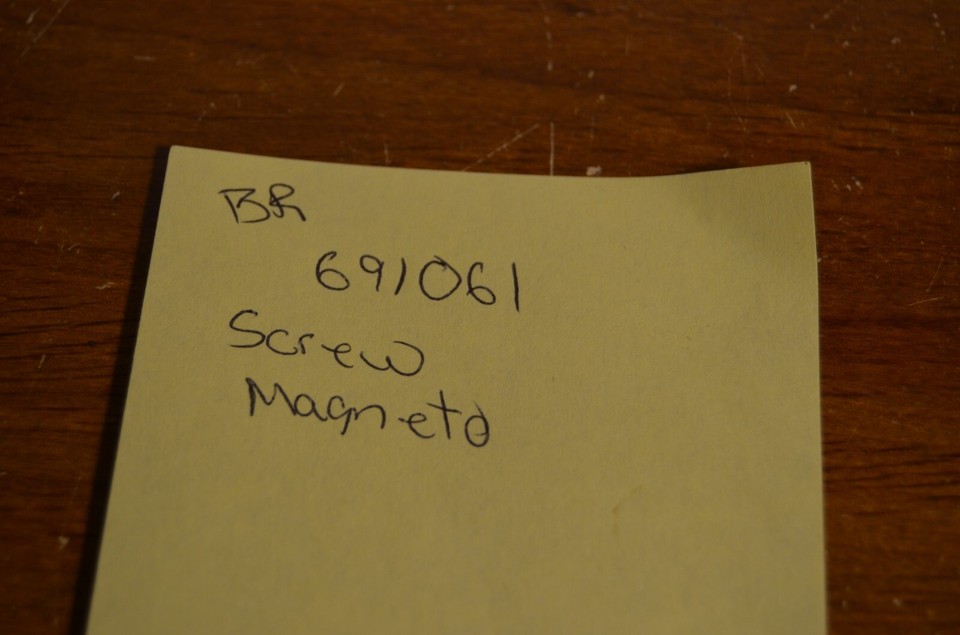 Briggs & Stratton Ignition Coil Bolts 691061 2 pk | eBay