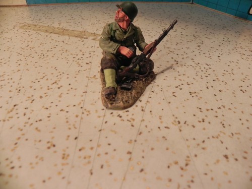 King & Country Retired US DD150 Sitting GI | eBay