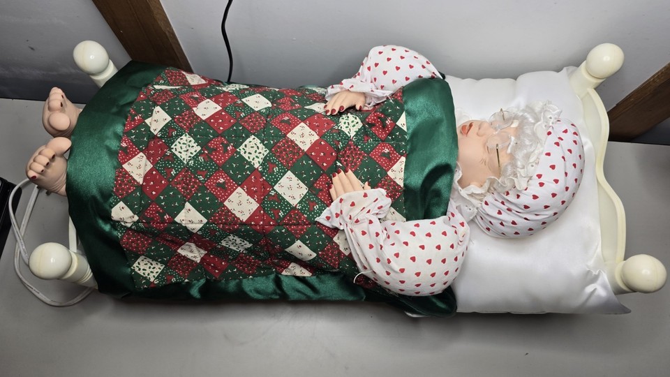 Vintage Christmas Animated Sleeping Snoring Santa & Mrs Claus Telco 24 ...
