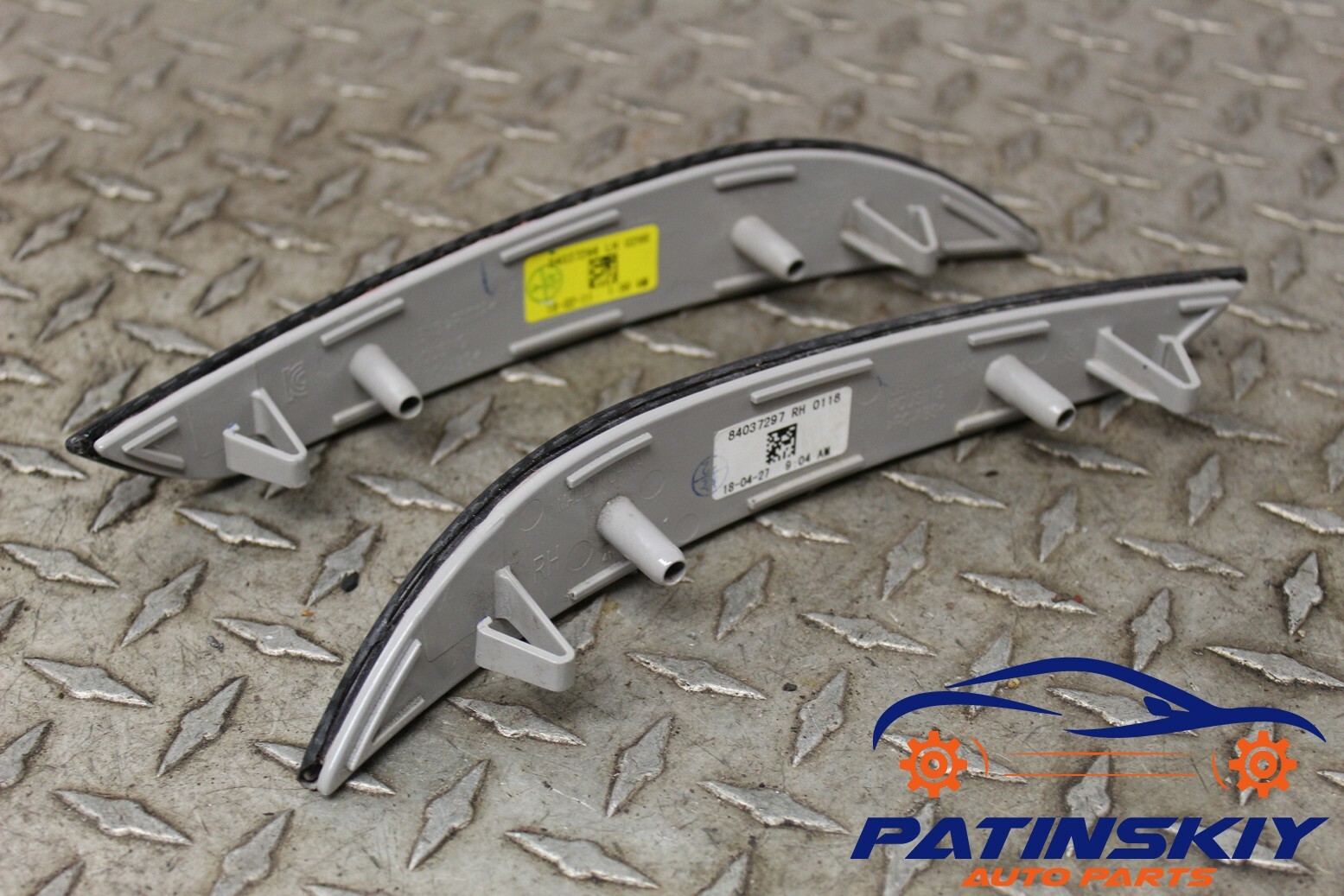 2019 CHEVROLET CRUZE REAR BUMPER REFLECTOR LEFT DRIVER RIGHT PASSENGER ...