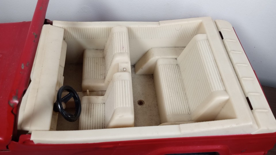 Vintage 1970s Tonka Jeepster Pressed Steel Convertible Truck Toy Red XR ...