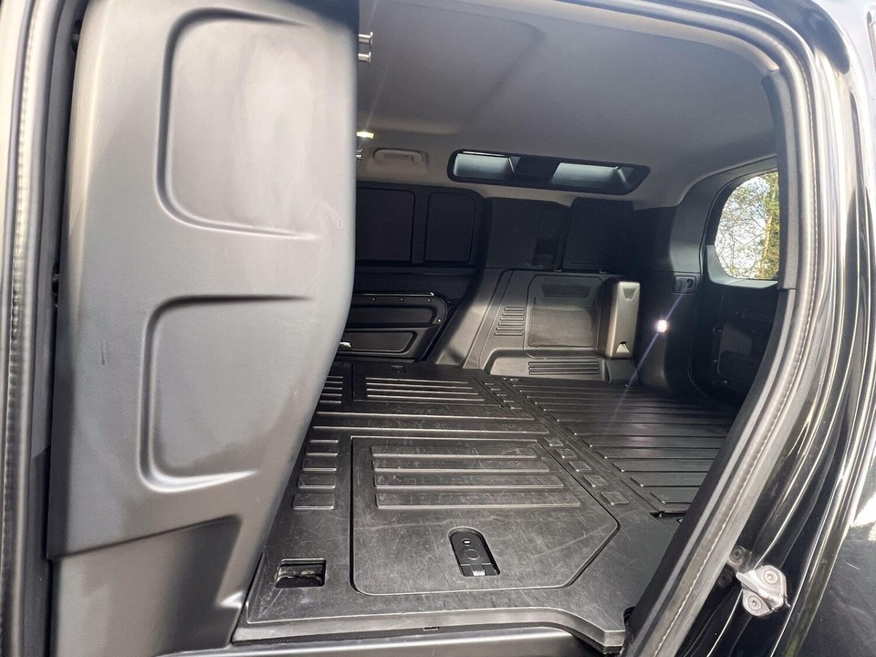 2021 Land Rover Defender 3.0 D250 Hard Top SE Auto [3 Seat] PANEL VAN ...