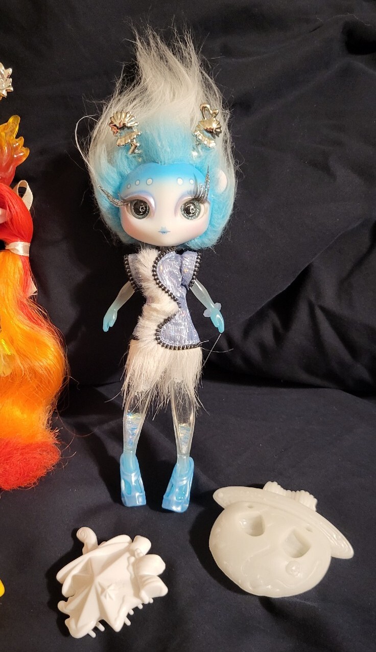 Novi Stars Ina Ferna Anne Arctic Alien Dolls Lot Of 2 - Please Read | eBay