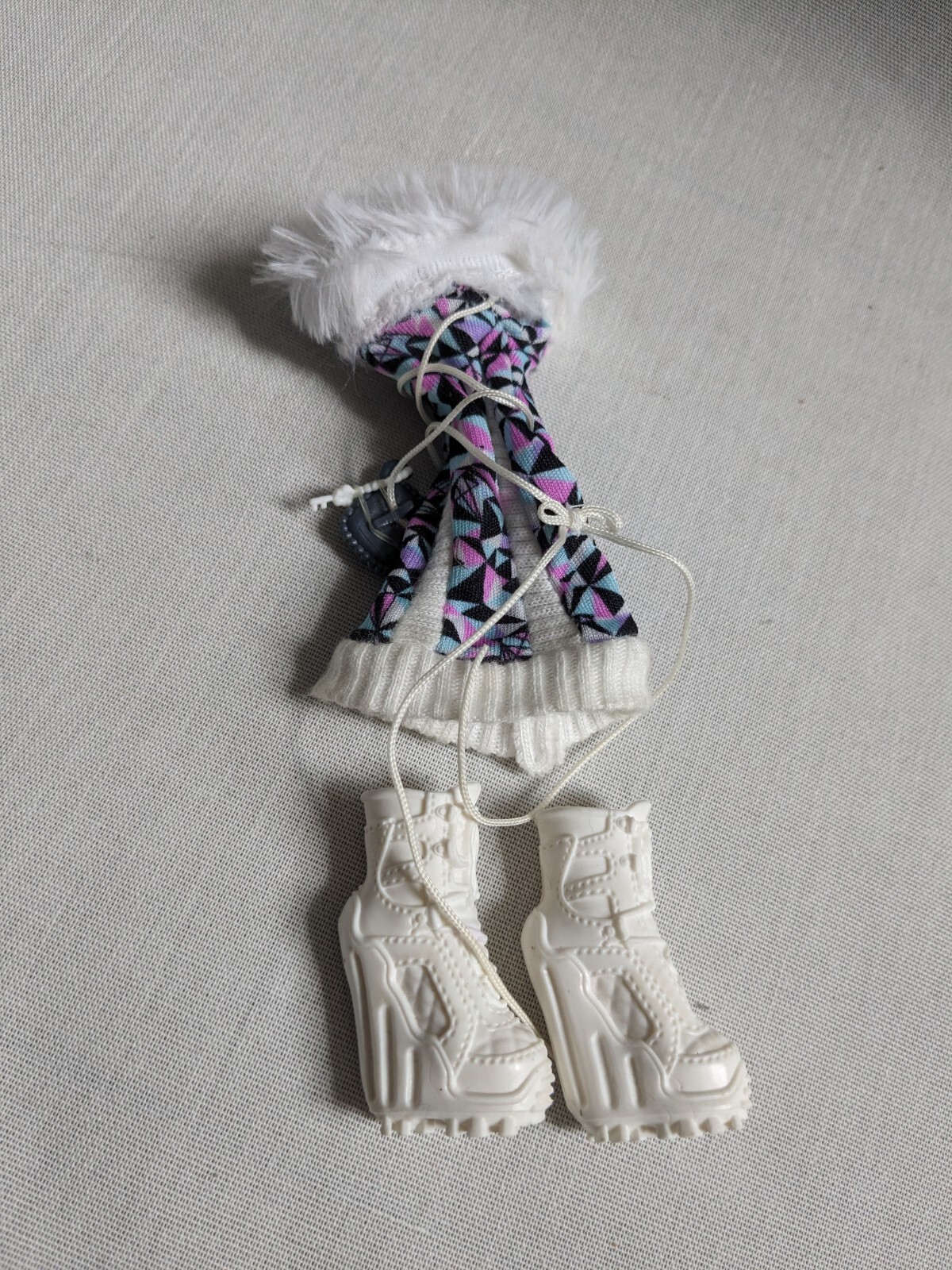 Monster High - Abbey Bominable Boo-riginal Creeproduction Outfit Kleid ...