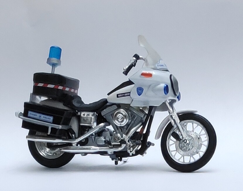 HARLEY DAVIDSON ISRAEL POLICE MOTORCYCLE MODEL SCALE 1:18 TRAFFIC ...