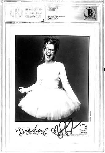 LISA LOEB Signed Autographed 5x7 Promo Photo Beckett BAS SLABBED ...
