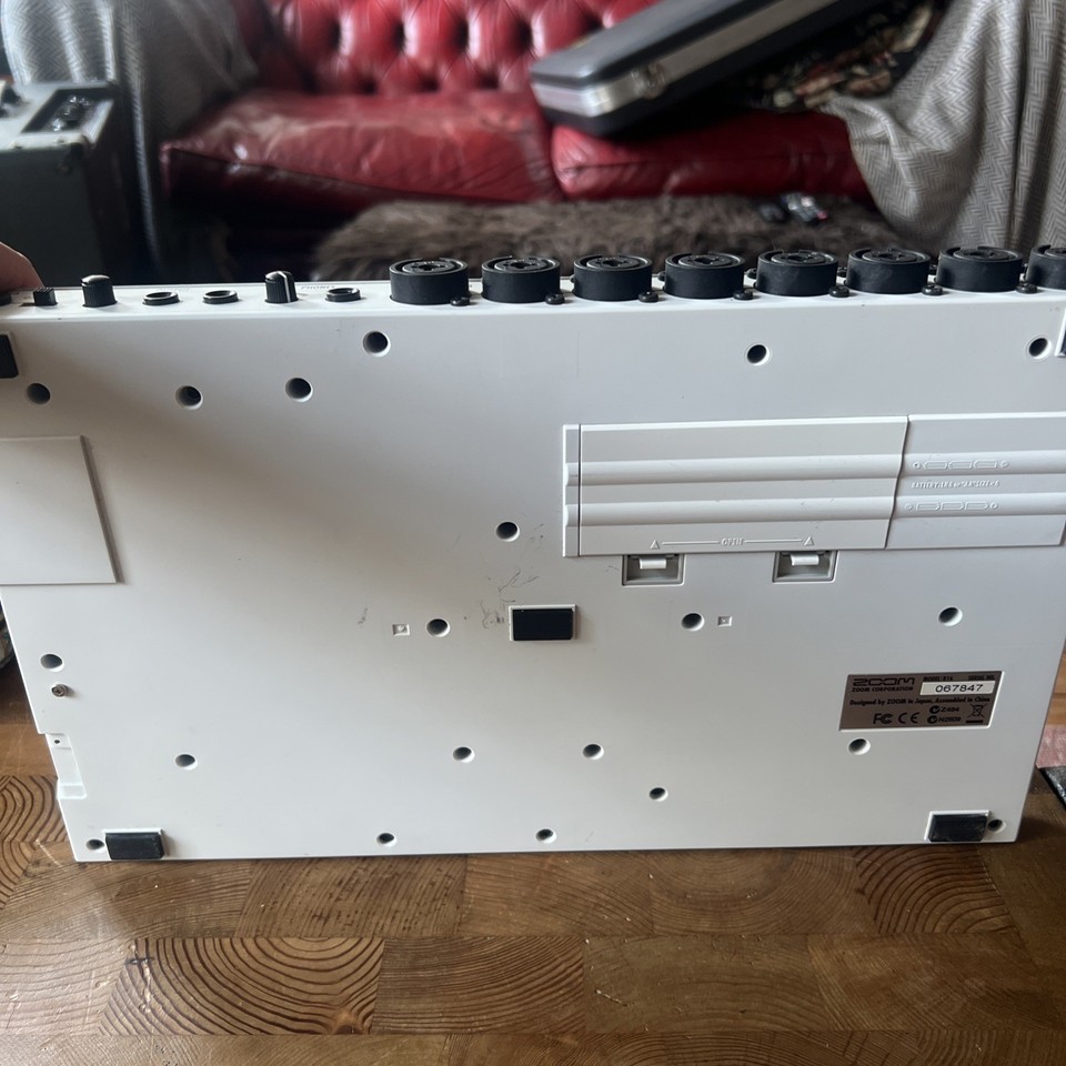 ZOOM R16 MULTITRACK RECORDER, INTERFACE & MIXER - 16 TRACK - GOOD ...