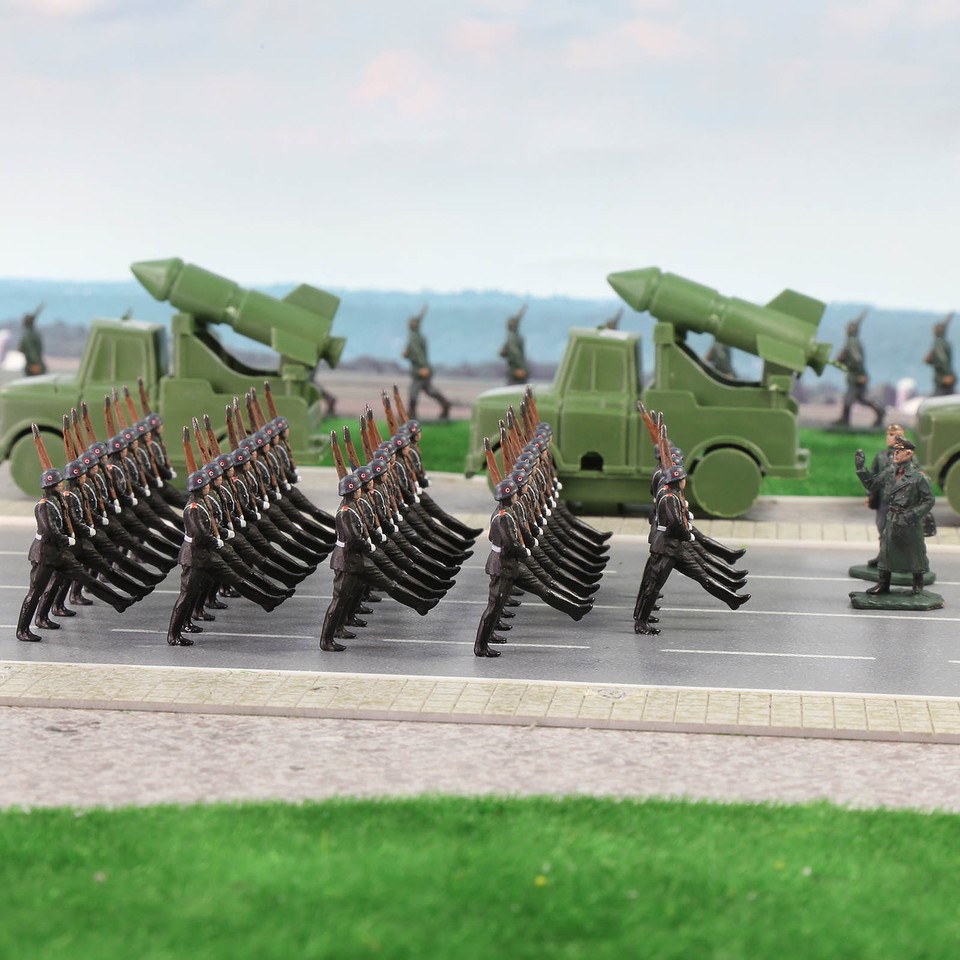 Evemodel HO Scale 1:87 Model Soldiers Officer Military Figures Army Men ...