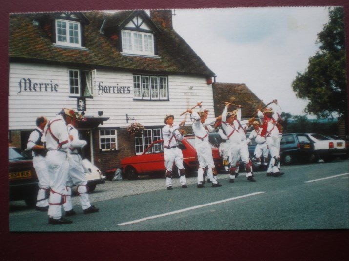 POSTCARD SUSSEX MORRIS DANCERS AT COWBEECH - MERRIE HARRIERS PUB | eBay