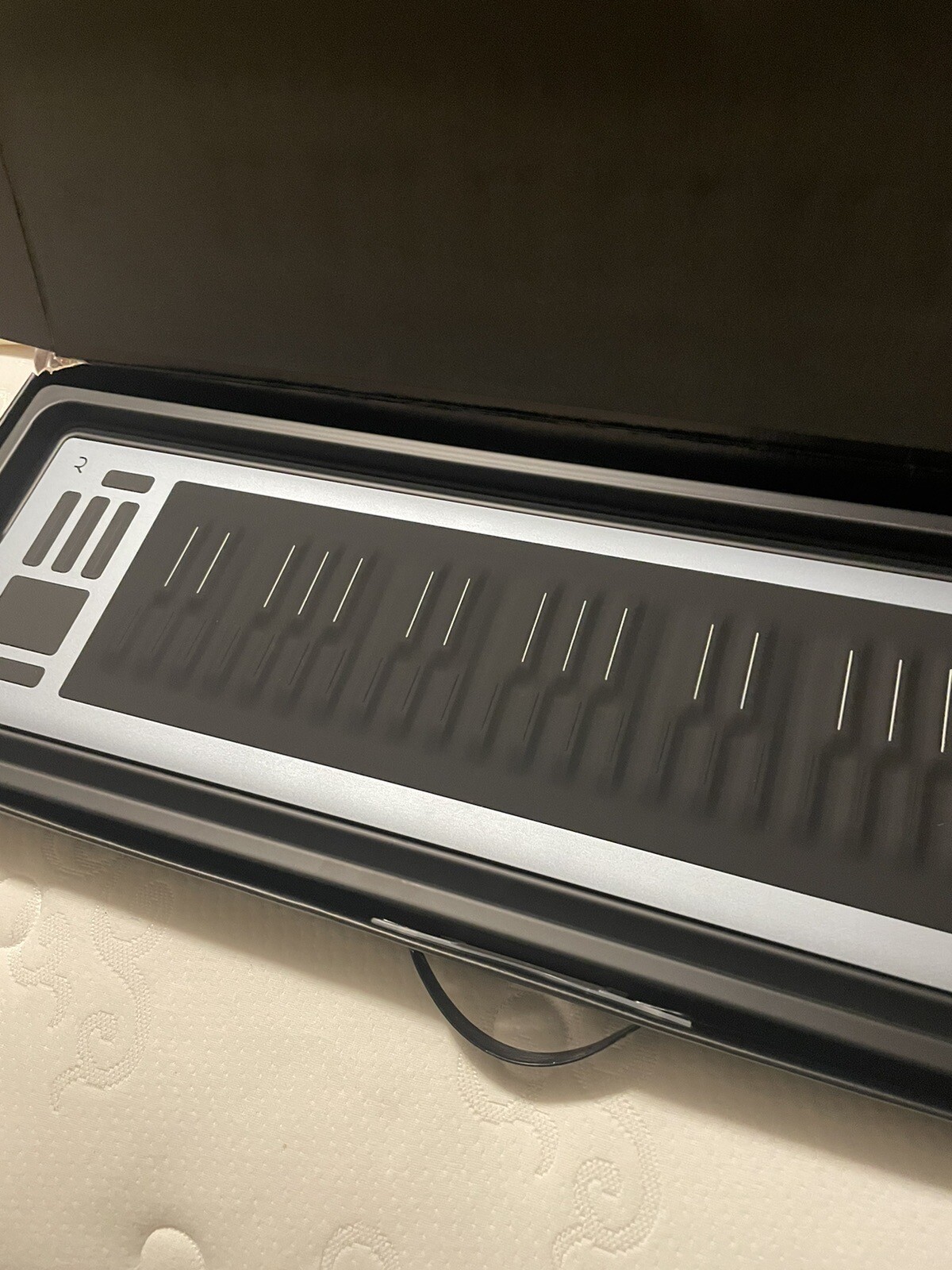 ROLI+Seaboard+RISE+2+MPE%2FMIDI+Keyboard+Controller+ROL-003052 for sale ...
