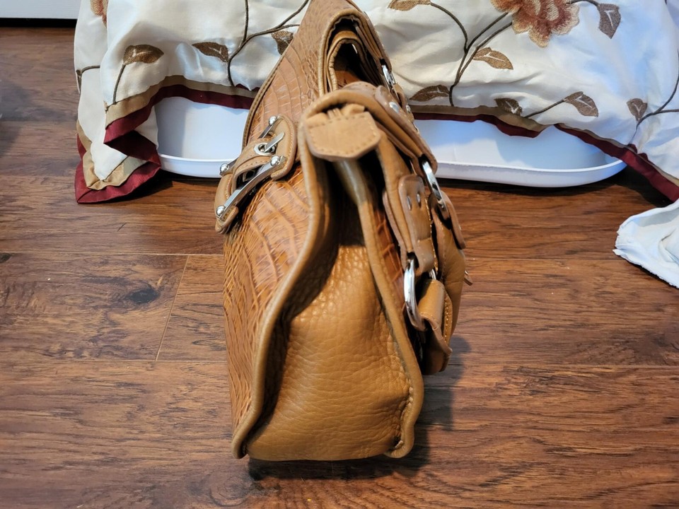 Brown Michael Rome Leather Designer Bag, it's a beautiful elegant ...