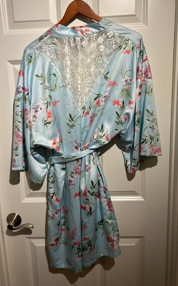 APT 9 Sz XL Women's Blue/Floral Robe Light Weight Silky Fabric Short ...