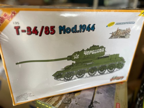 DRAGON # 9146 1/35th SCALE T34/85 MOD 1944 MODEL KIT (A) | eBay