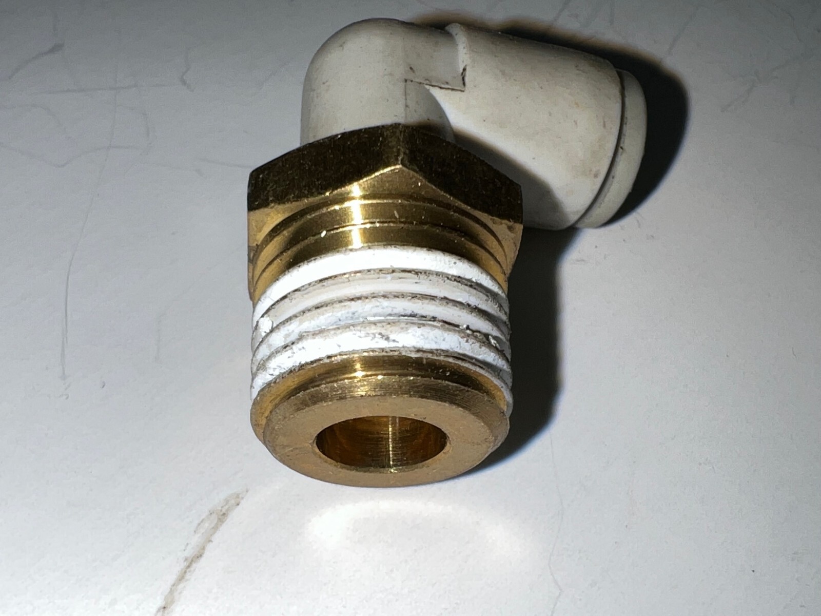 SMC SPORE PUSH-IN 90° ELBOW FITTING 6MM TUBE 1/2"-20 THREAD 145 PSI LOT ...