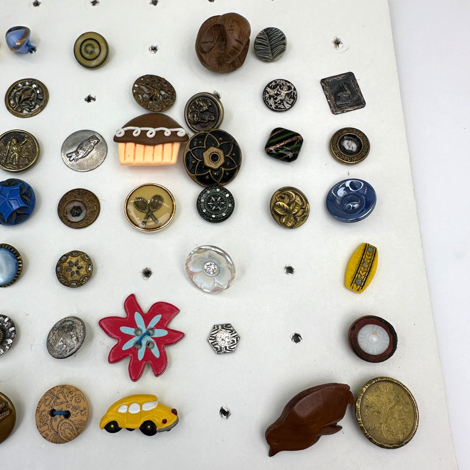 Vintage Novelty Button Lot 49 Mixed Plastic Wood Metal Figural Sewing ...