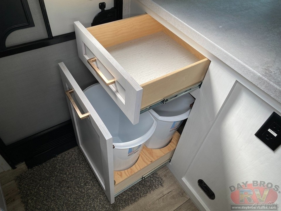 22 Dutchmen Astoria 2903BH Pristine Travel Trailer Towable RV Camper ...