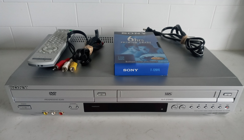 SONY SLV-D370P DVD VCR Combo Player VHS Recorder+Remote +A/V Cable +VHS ...