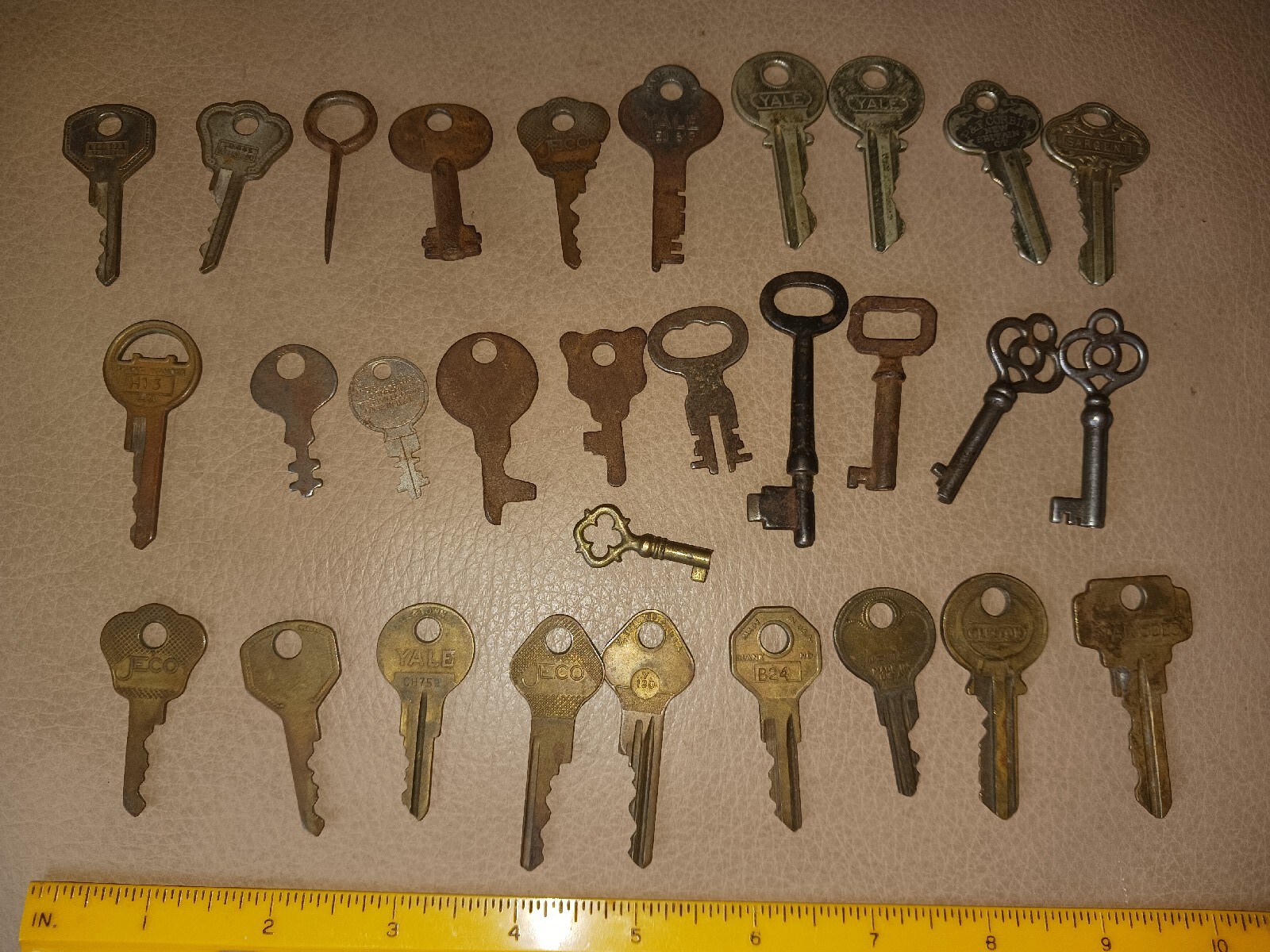 Vintage Keys Lot skeleton Antique Odd Keys Unique Barrel Flat Clock ...