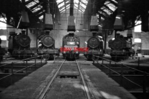 PHOTO ABERDARE LOCO SHED LOCOS 7205 5256 3796 IN 1965 | eBay