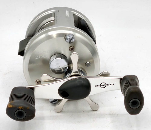 Shimano Calcutta 200 Baitcasting Level Wind Fishing Reel Tackle Japan ...