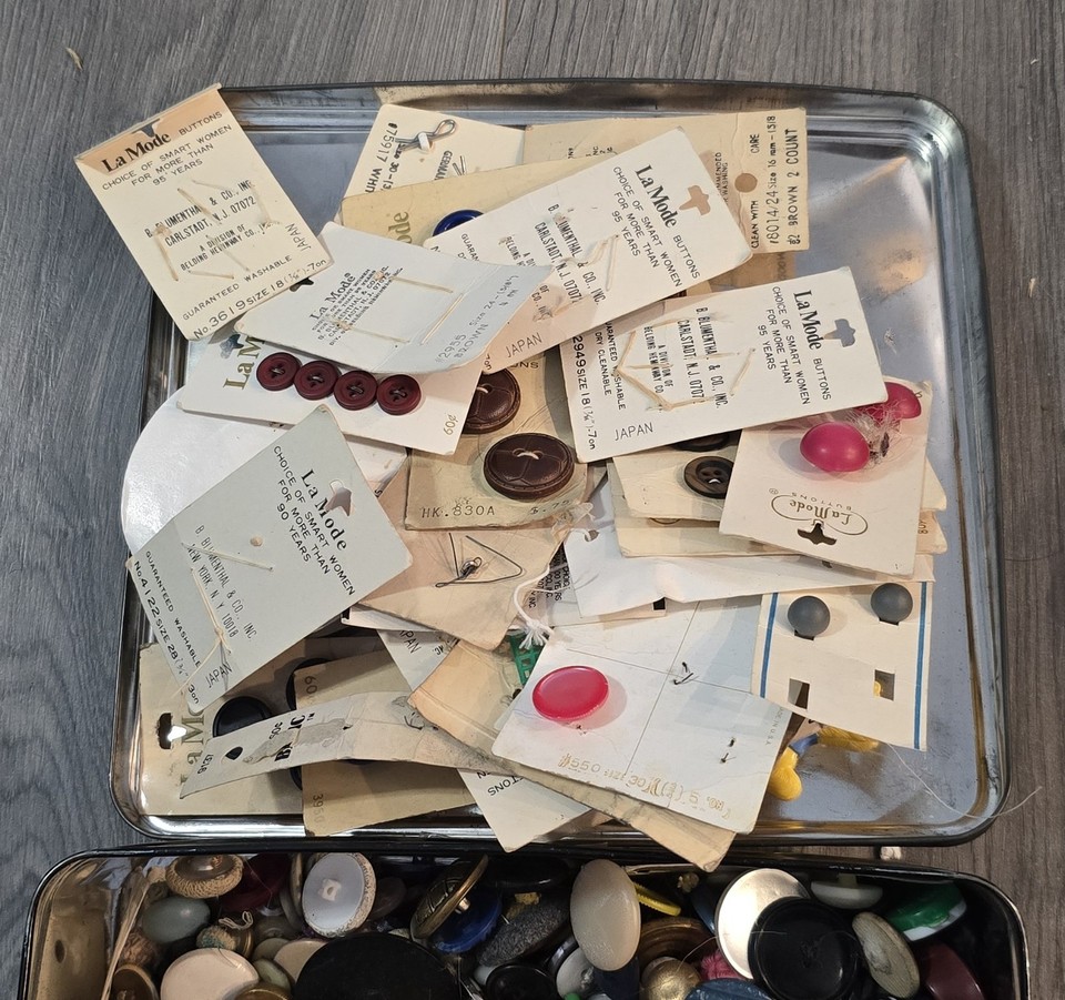 Huge Lot Vintage Buttons - Mixed Lot, See Details | eBay