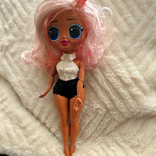 L.O.L. Surprise! Articulated Fashion Doll Pink Wavy Hair Blue Eyes ...