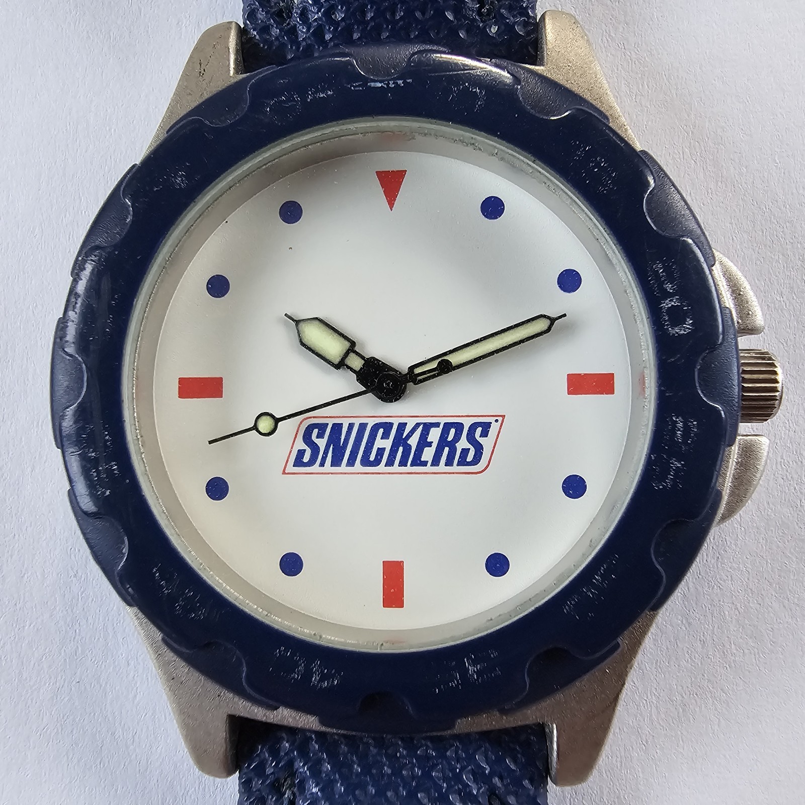 DOES YOUR CANDY BAR TELL TIME? THIS VINTAGE SNICKERS … - Gem