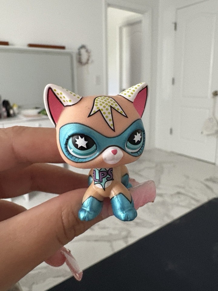 Littlest Pet Shop Comic Con Shorthair Superhero Cat 2006 RARE | eBay