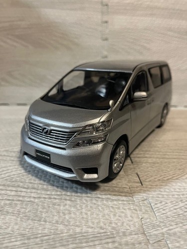 1/24 TOYOTA FIRST VELLFIRE COLOR SAMPLE SILVER METALLIC 835995 | eBay